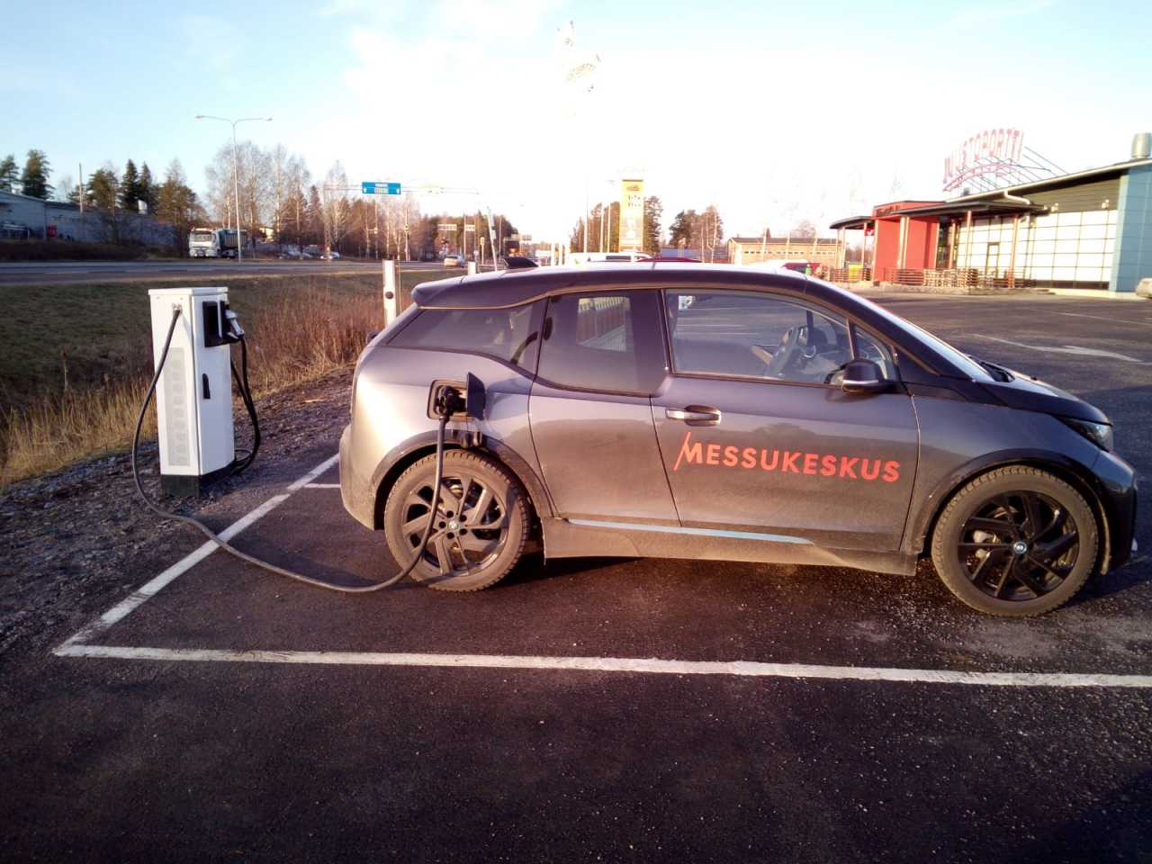 Unified Chargers has installed the first intelligent fast charging ...